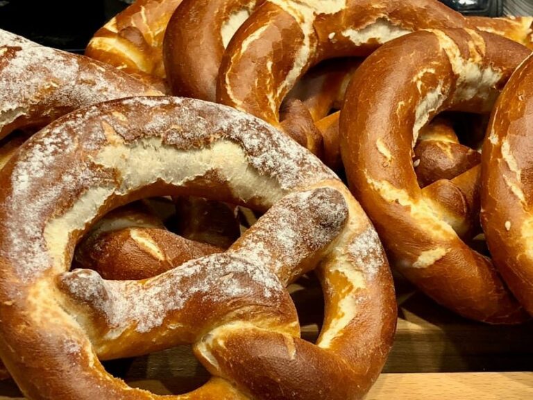 Nuremberg: Traditional Food Tasting and Sightseeing Tour - What Makes This Tour Stand Out