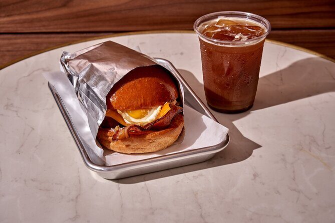 NYC Breakfast at USA Brooklyn Deli in Times Square - The Meal and Atmosphere
