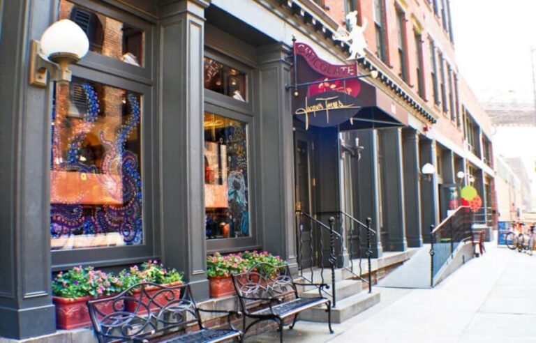 NYC: Brooklyn & DUMBO Bus and Walking Tour with Local Guide - The Value and Why It Works