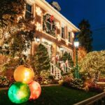 NYC: Dyker Heights Christmas Lights & Skyline View Bus Tour - Why Travelers Rate This Tour Highly (And Why They Love It)