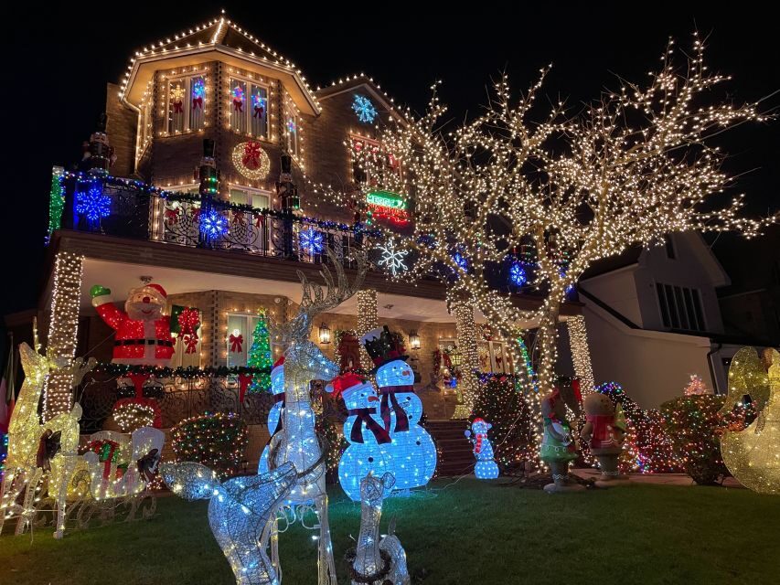NYC | French guided tour of Christmas in Brooklyn - The Experience Overview: Walking Through Brooklyn’s Christmas Wonderland