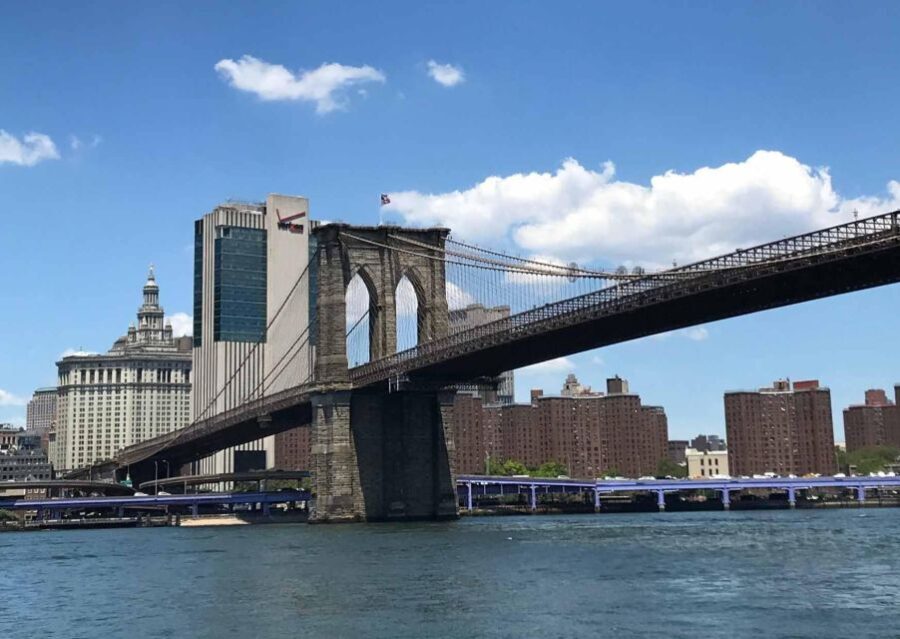 NYC | French guided tour Superheroes Midtown & Brooklyn - What Makes This Tour Stand Out