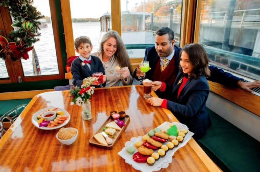 NYC: Holiday Yacht Cruise with Jazz, Cocoa & Carols - The Itinerary and What to Expect
