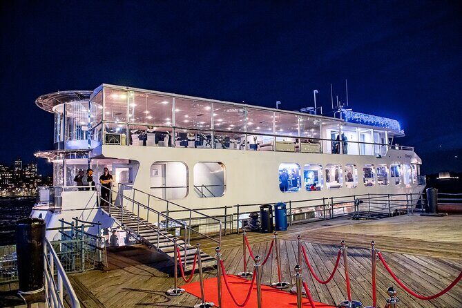 NYC Valentines Dinner Cruise with Live Entertainment and Open Bar - Authentic Traveler Perspectives
