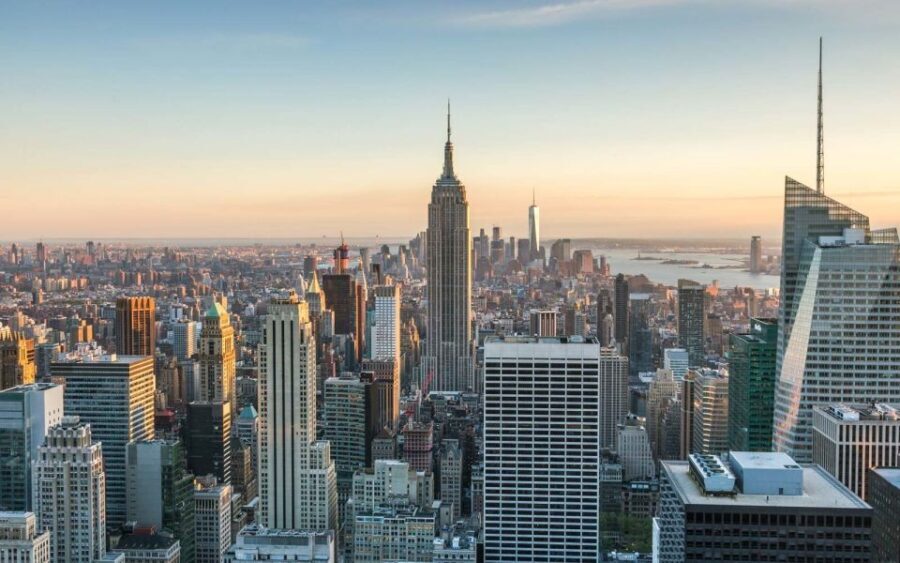 NYC: Walking Tour with Local Guide and 30+ Top NYC Sights - What the Reviews Say