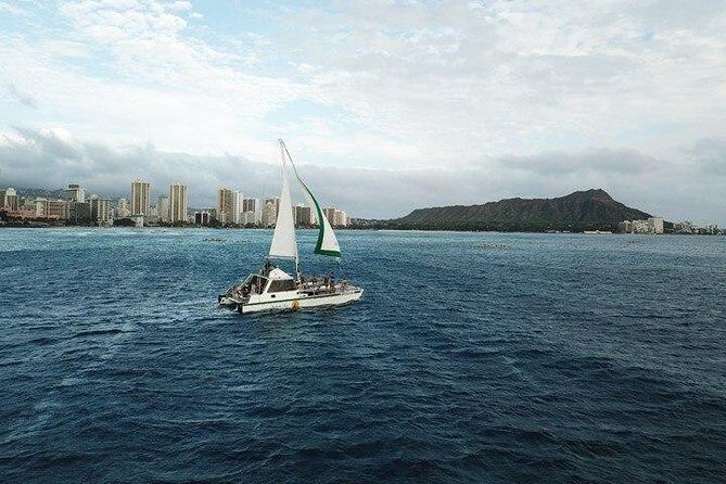 Oahu Catamaran Waikiki Sunset on 40 Foot Catamaran: Food and BYOB - The Highlights and What Makes This Tour Special