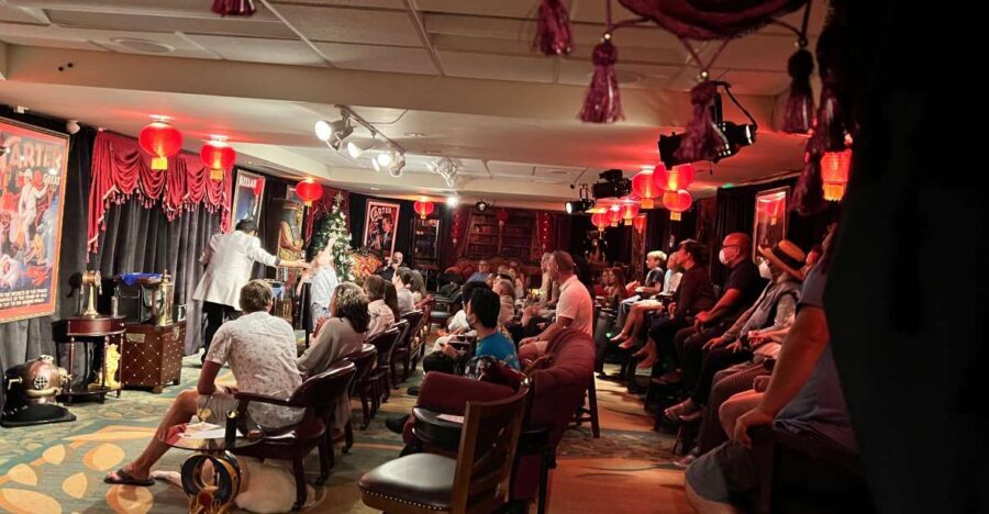 Oahu: Hilton Waikiki Beach Hotel Magical Mystery Show - What to Expect from the Magical Mystery Show