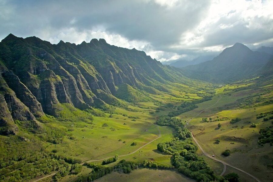 Oahu: Kualoa Movie Sites, Jungle, and Buffet Tour Package - Who Is This Tour Best Suited For?