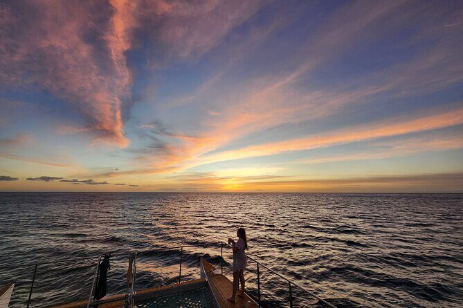 Oahu Private Sunset Snorkel and Dolphin Watch with Hot Buffet - What the Reviews Say