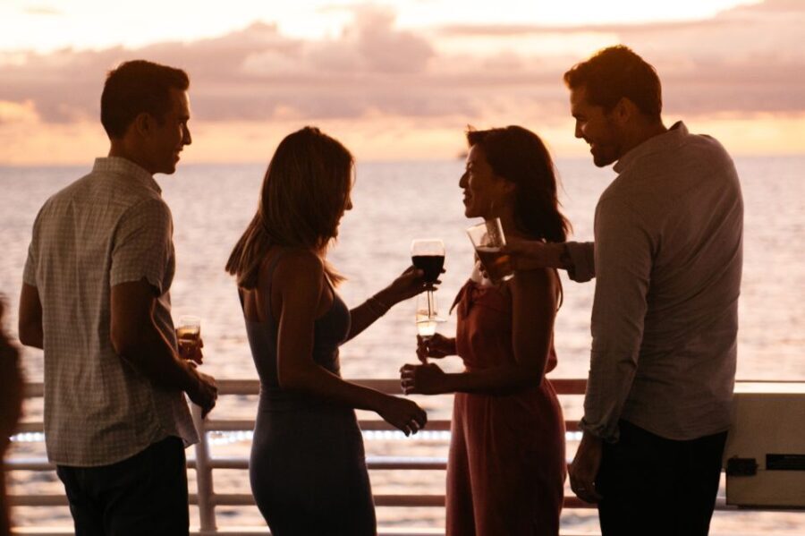 Oahu: Waikiki Sunset and Cocktail Cruise - Key Points