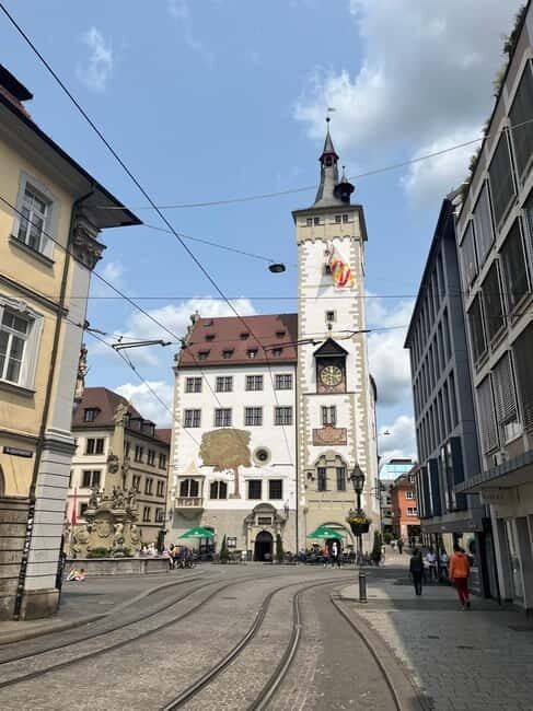 Old town tour of Würzburg with wine tasting on the Old Main Bridge - Meet Würzburg Through the Eyes of Local Guides