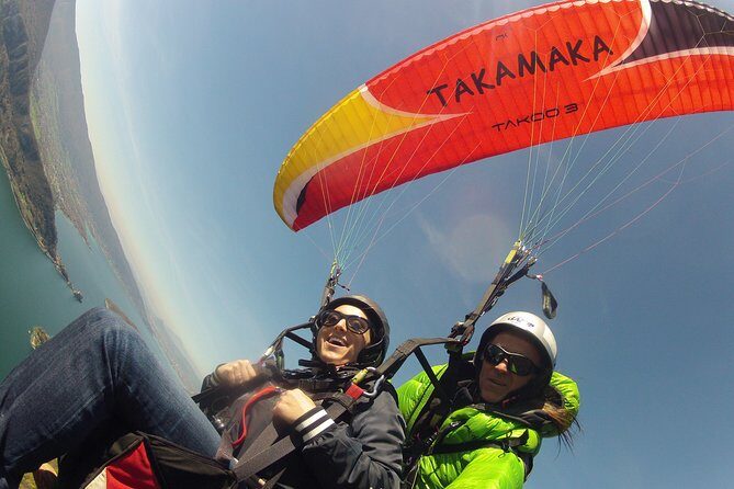 Paragliding Performance flight over the magnificent Lake Annecy - The Scenic Highlights: Lake Annecy and Beyond