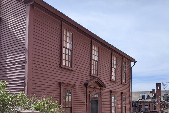 Parasols and Pocket Watches: A History Tour - The Pace and Accessibility