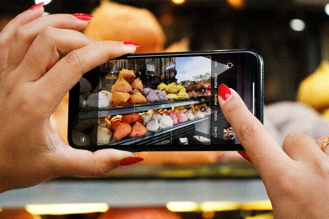 Paris Photography Tour - Self Guided Tour of Paris' Top Instagram Spots - The Itinerary: A Blend of Landmarks and Hidden Gems