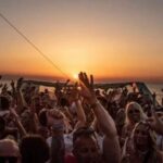 Party on board 2-hour cruise with DJ and open bar - The Atmosphere and What to Expect