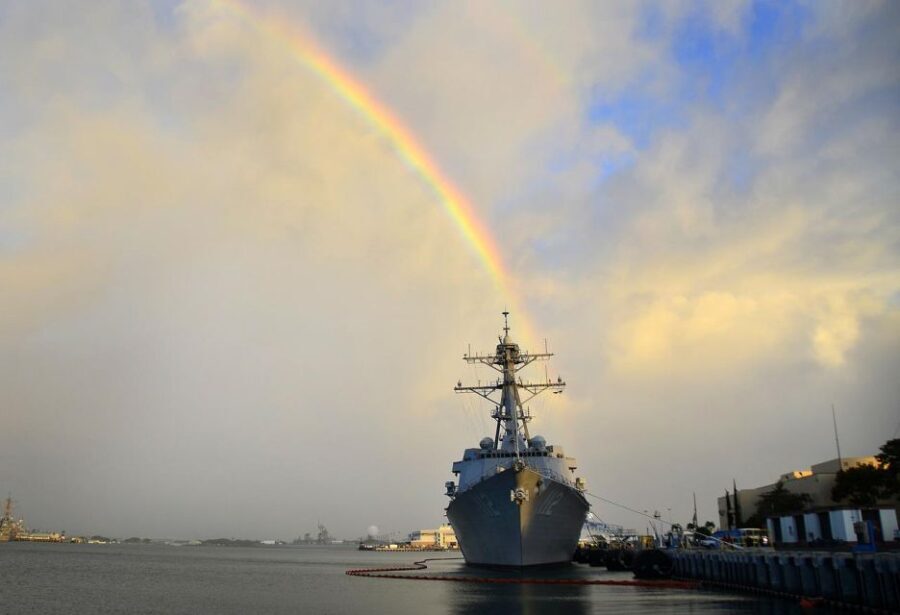Pearl Harbor: USS Arizona Memorial & Battleship Missouri - Who Will Get the Most Out of This Tour?