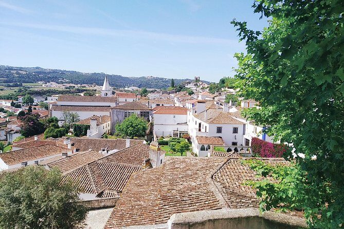 Peniche, Nazaré (big waves), Batalha monestary tour and Óbidos - FAQs