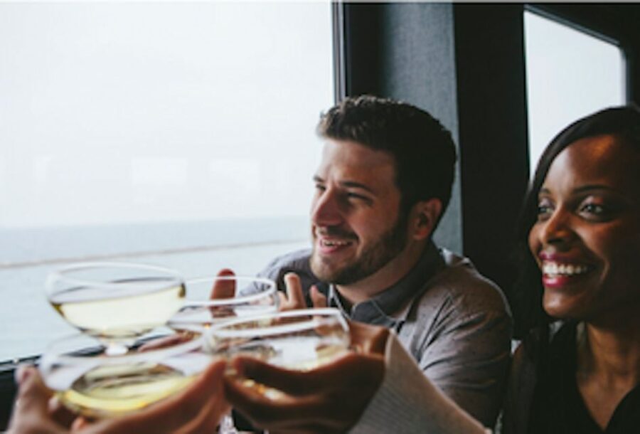 Philadelphia: Thanksgiving Early Dinner Cruise - A Closer Look at the Experience