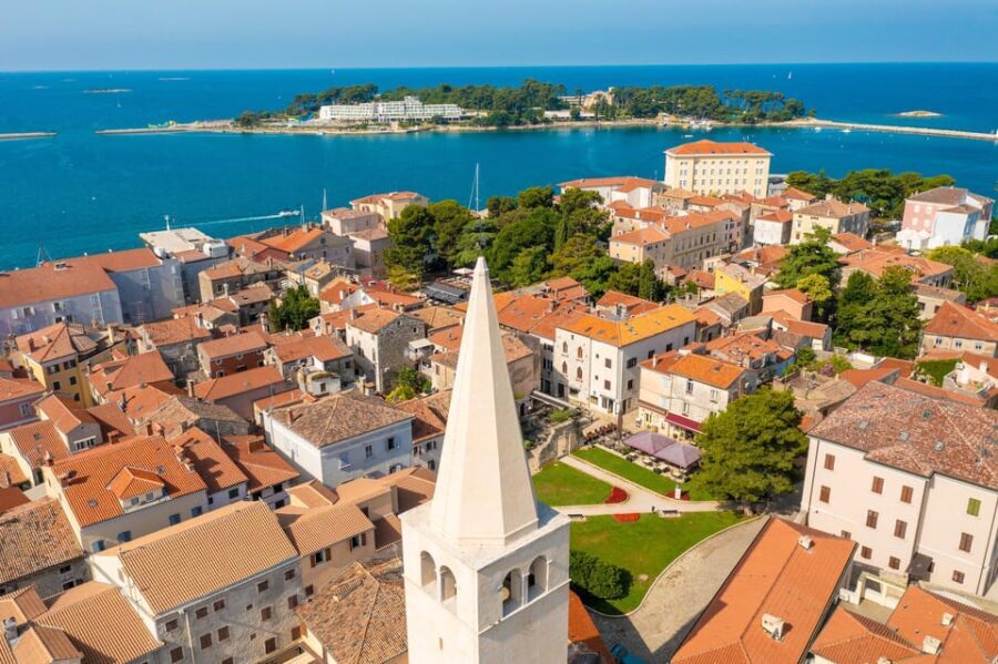 Pore - A Journey Through 4,000 Years of History - Coastal Relaxation and Local Flavors
