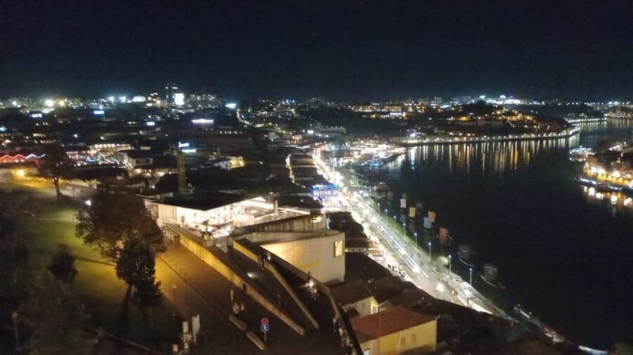 Porto / Lisbon Transfer with Nazaré & Óbidos - What Makes It Stand Out?