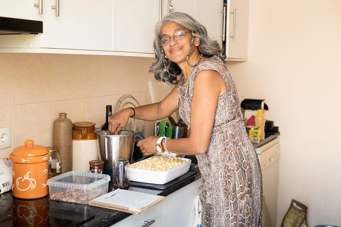 Portuguese Home Dining Experience in Lisbon with a Local, Paula - Transportation & Group Size