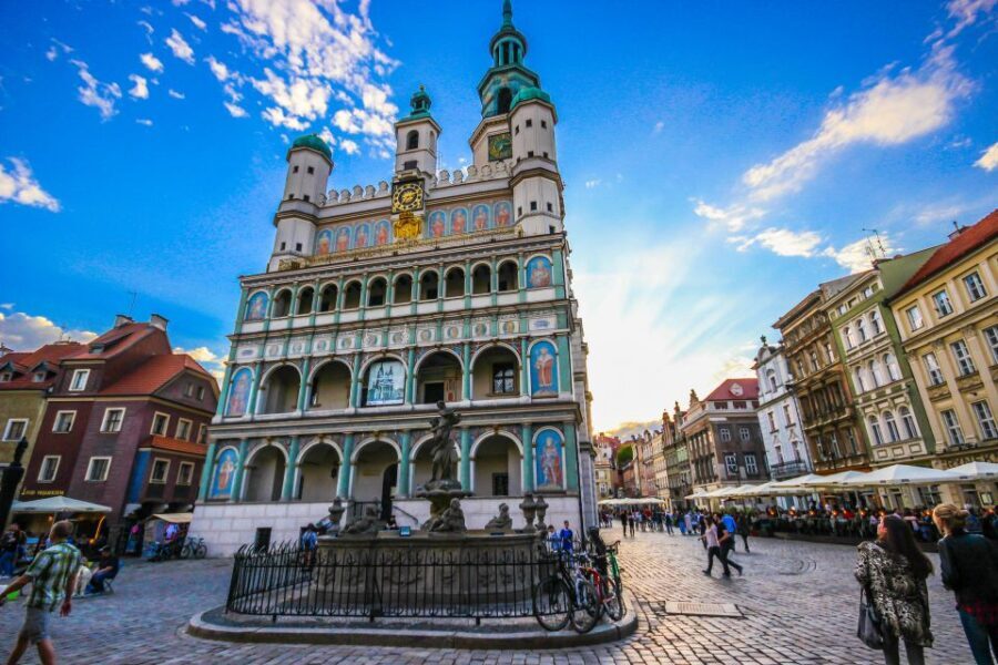 Poznan Private City Walking Tour from Cathedral Island - Architectural Marvels: Churches and Squares