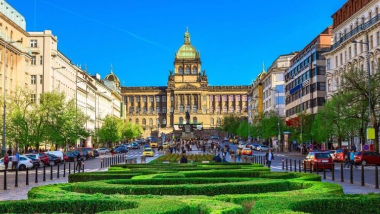 Prague Audioguide - TravelMate app for your smartphone - The Itinerary Breakdown