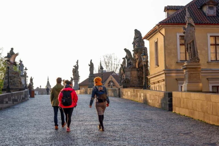 Prague: Before the Crowd Sunrise Tour & Breakfast - Exploring Old Town