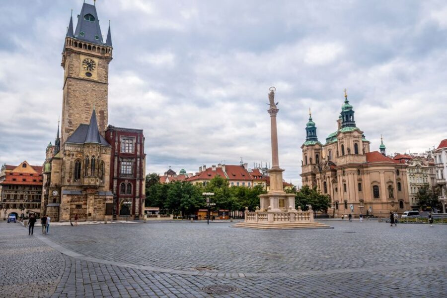 Prague Castle: Admission Ticket With Transfer And Audioguide - Who Should Consider This Tour?