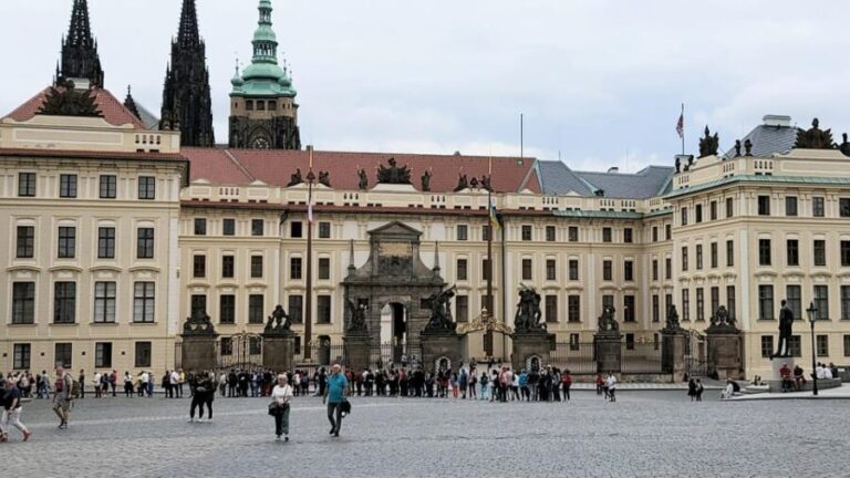Prague Castle tour - A Detailed Look at the Prague Castle Experience
