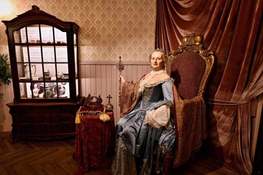 Prague: Choco-Story Chocolate Museum Entry with Tasting - Breaking Down the Itinerary