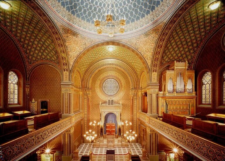 Prague: Classical Concert in the Spanish Synagogue - Performers and Acoustics