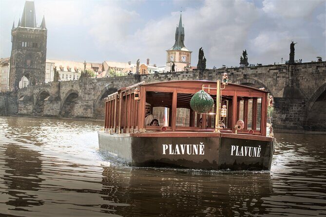 Prague Walking Tour with River Boat Cruise and Lunch - 6 hours - Detailed Breakdown of the Itinerary