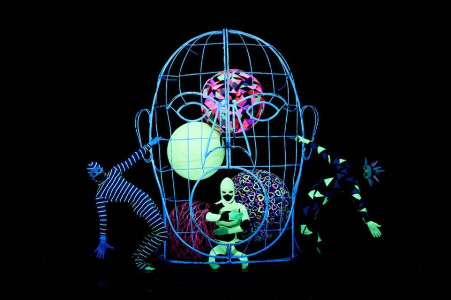Prague: WOW Show Black Light Theater - What to Expect During the Show