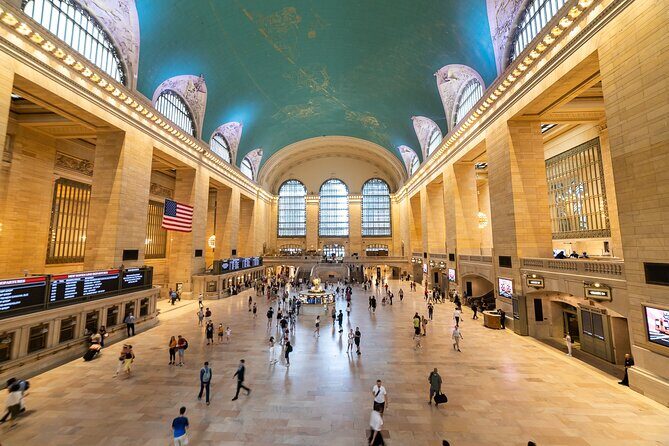 Presidents Trump and Obama's Life Private Tour Expert Guide - Who Will Love This Tour?
