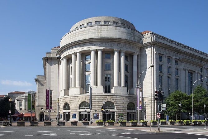 Private 4-hour Best of Washington Tour at night with private driver and guide - Frequently Asked Questions
