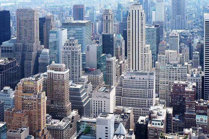 Private 4-hour Walking Tour Downtown and 9/11 Memorial Tour in NY - St. Paul’s Chapel & Fearless Girl: Small Sites with Big Stories