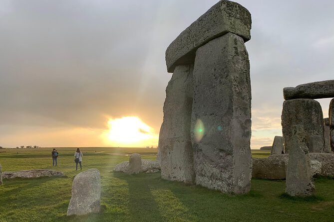 Private Day Tour to Stonehenge, Bath and The Cotswolds - Authentic, Personal Experience