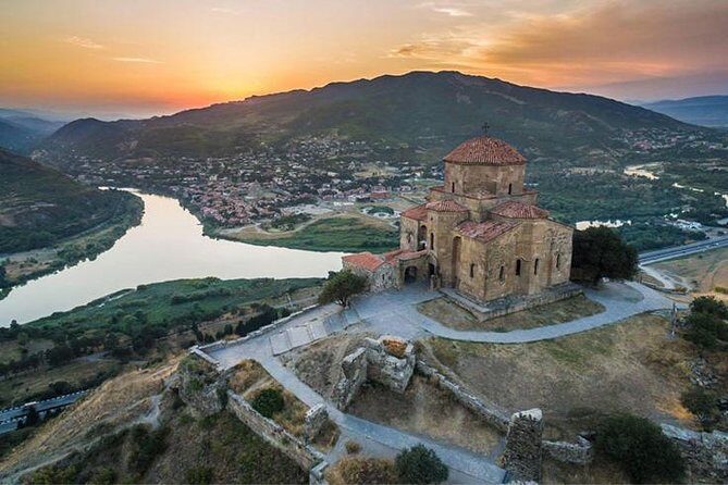 Private Full-Day Tour to Mtskheta and Kazbegi(stepantsminda) from Tbilisi - Transportation and Comfort