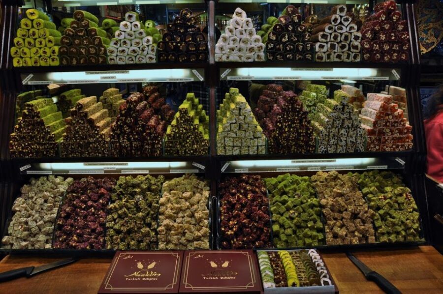 Private GOURMET FOOD Tour of Istanbul's Two Continents - Detailed Breakdown of the Food Tour Experience