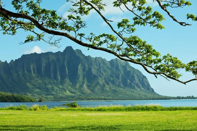 Private Green and Blue Circle Island Oahu Tour (se habla espanol) - Kualoa Regional Park