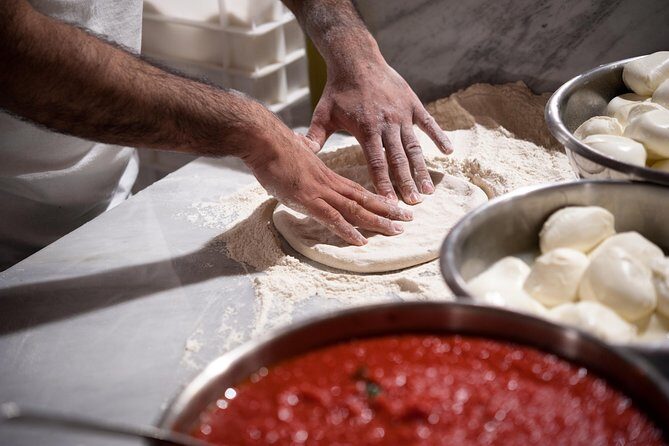 Private Pizza & Tiramisu Class at a Cesarina's home with tasting in Verona - An In-Depth Look at the Experience