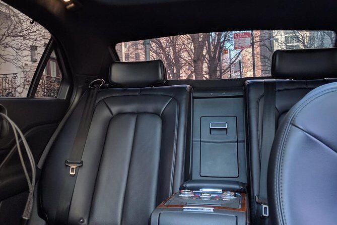 Private Sedan Transfer from Chicago Downtown to O`Hare airport - The Sum Up