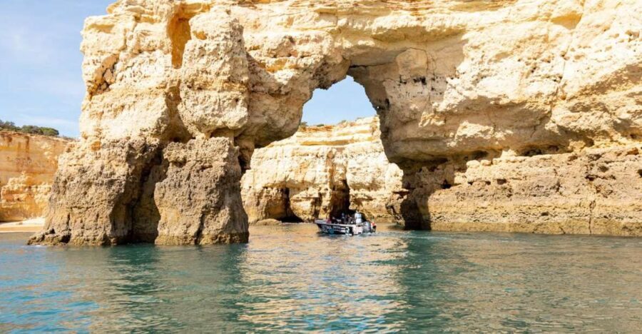 Private Tour 1h30 I Benagil´s Best Caves - Armação de Pêra - Analyzing the Cost & Value