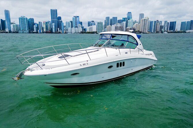 Private tour for 12 people on a 40 ft Yacht, Ft Lauderdale bay - Who Should Consider This Tour?