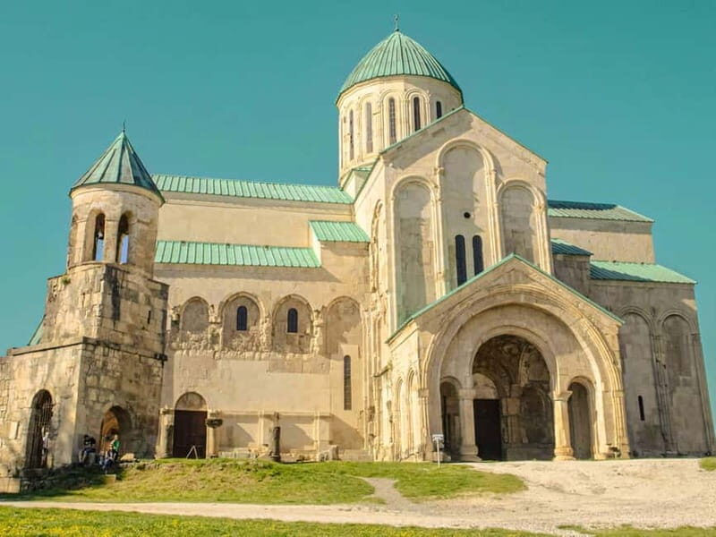 Private tour from KUTAISI: Bagrati, Gelati and Motsameta - Transportation and Group Experience