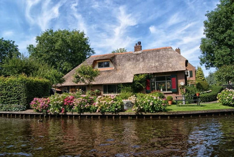 Private Tour of Giethoorn (Dutch Venice) & Batavia Land - What’s Included and What’s Not