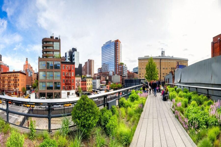 Private Tour of High Line, Chelsea, Hudson Yards and Edge - Walking the High Line: Urban Park and Viewpoint
