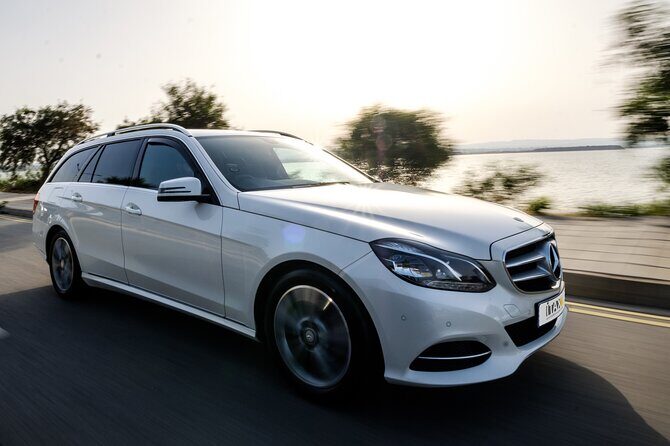 Private Transfer: Larnaca Airport to Larnaca District 1-14 pax - Experience Breakdown: What You Can Expect