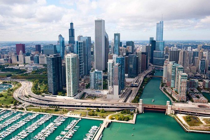 Private Transfer: Midway Airport MDW to Chicago by Luxury SUV - Structuring Your Chicago Arrival or Departure